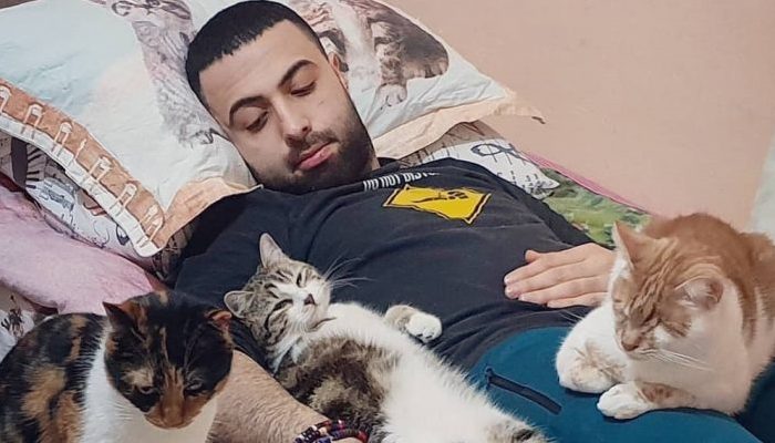 Sarper Duman is a musician from Turkey and a big fan of cats